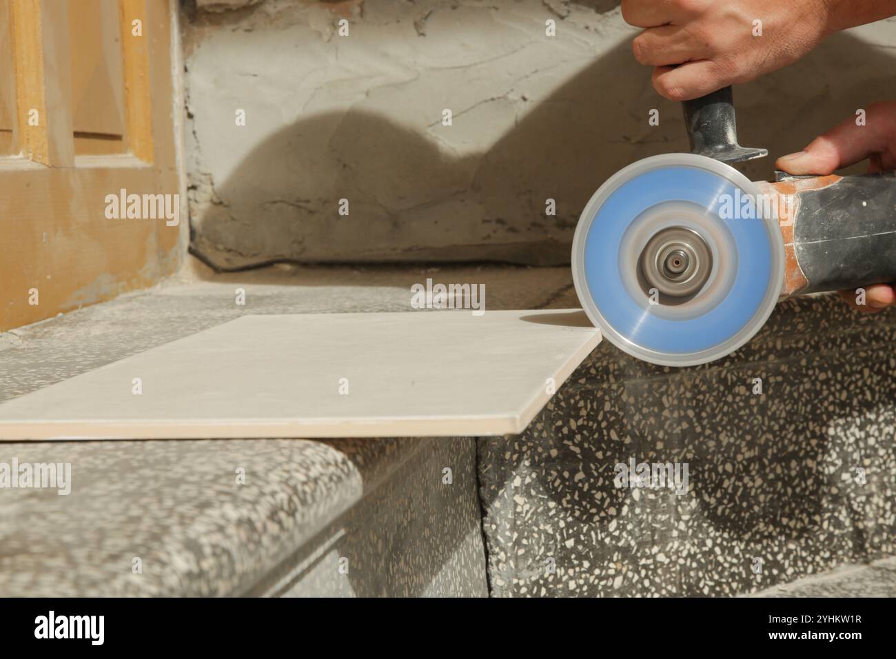 Woman disc cutter hi-res stock photography and images - Alamy