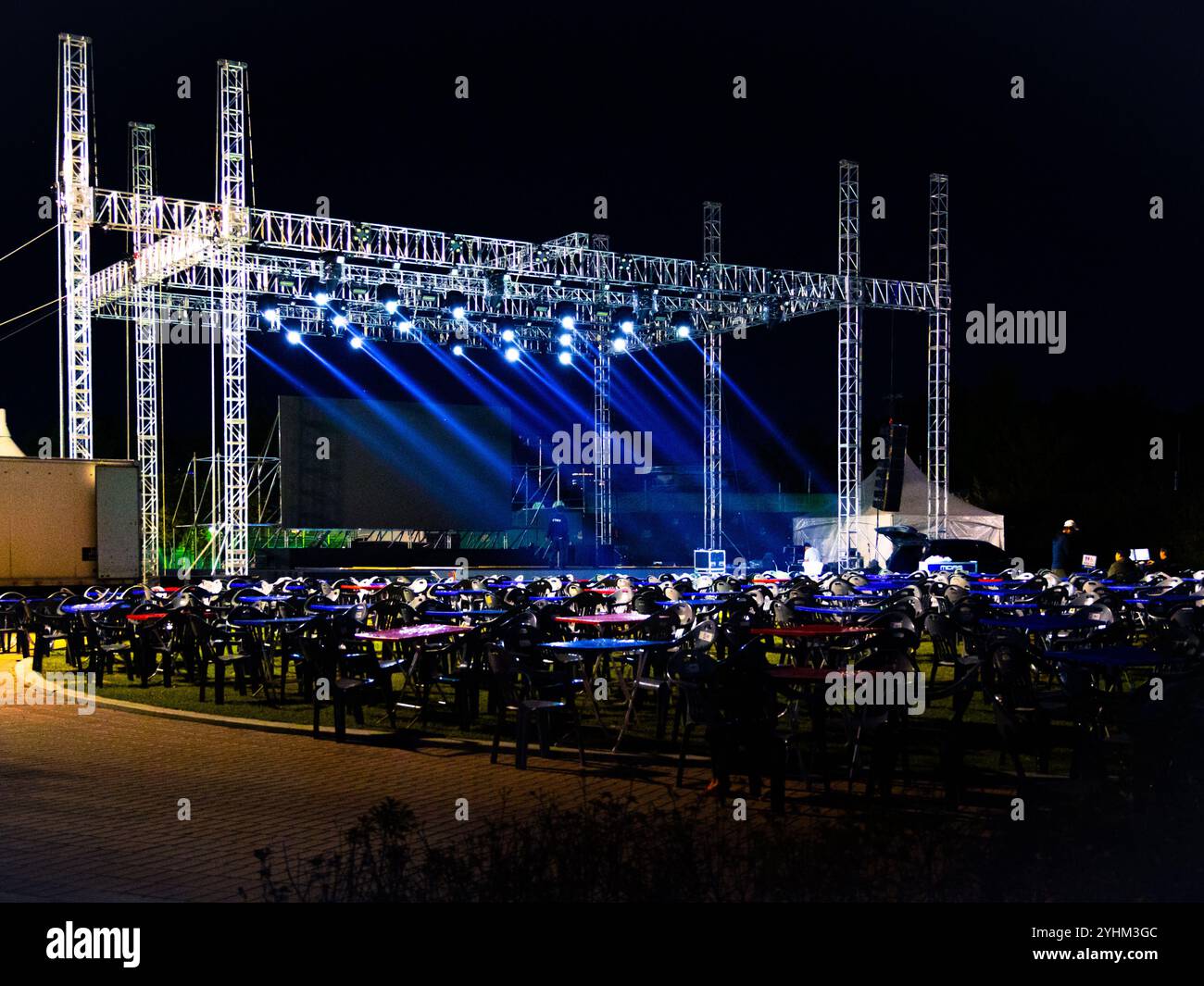 Audience seats stage lights hi-res stock photography and images - Alamy