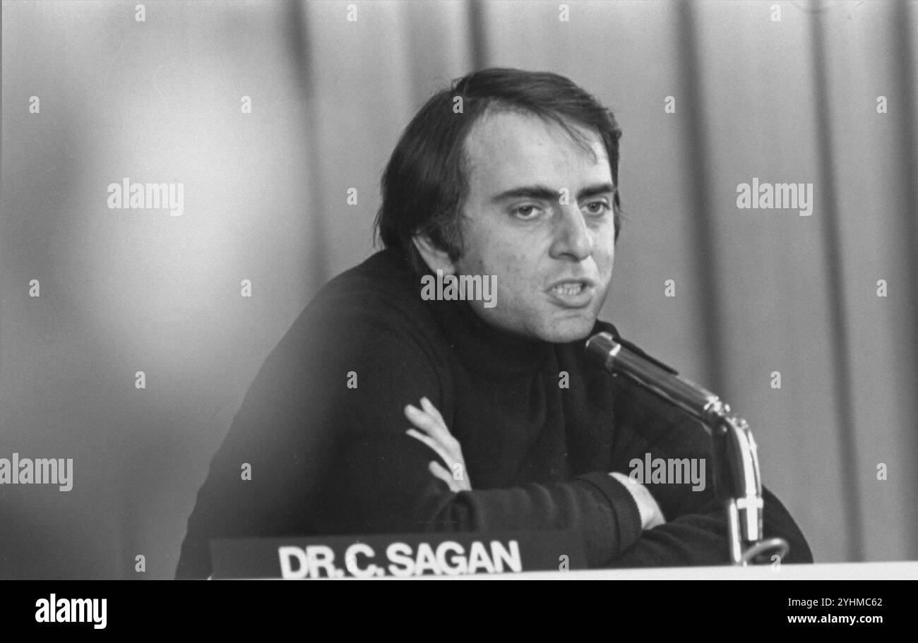 Carl sagan hi-res stock photography and images - Alamy