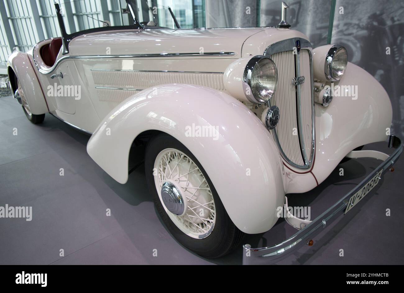 Audi front 225 hi-res stock photography and images - Alamy