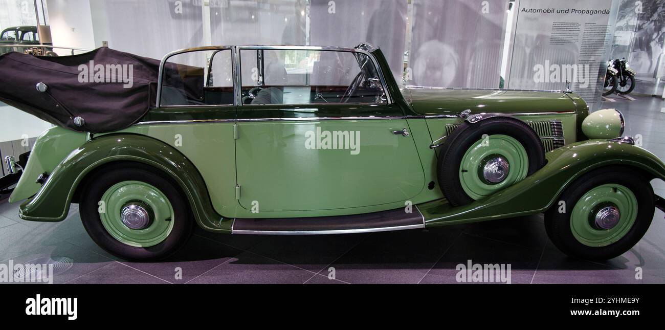 Audi front 225 hi-res stock photography and images - Alamy