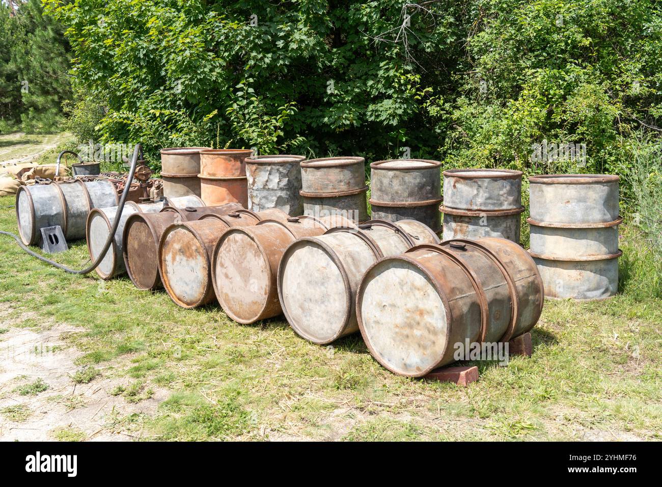 Old metal barrels hi-res stock photography and images - Alamy