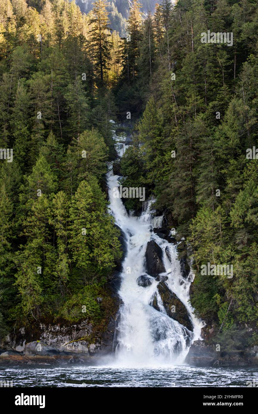 Waterfall in dense forest mountain hi-res stock photography and images ...