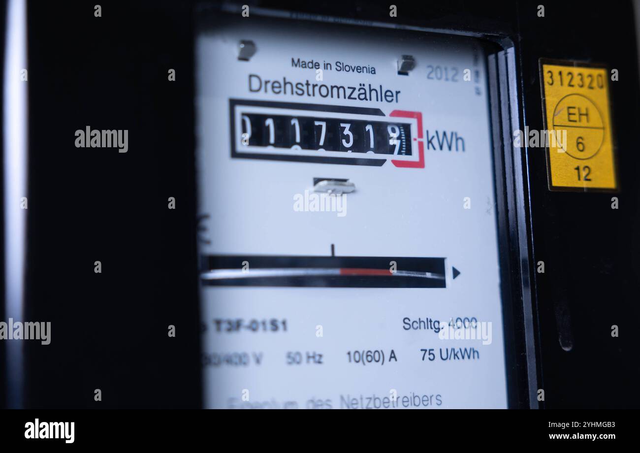 Substation device hi-res stock photography and images - Alamy