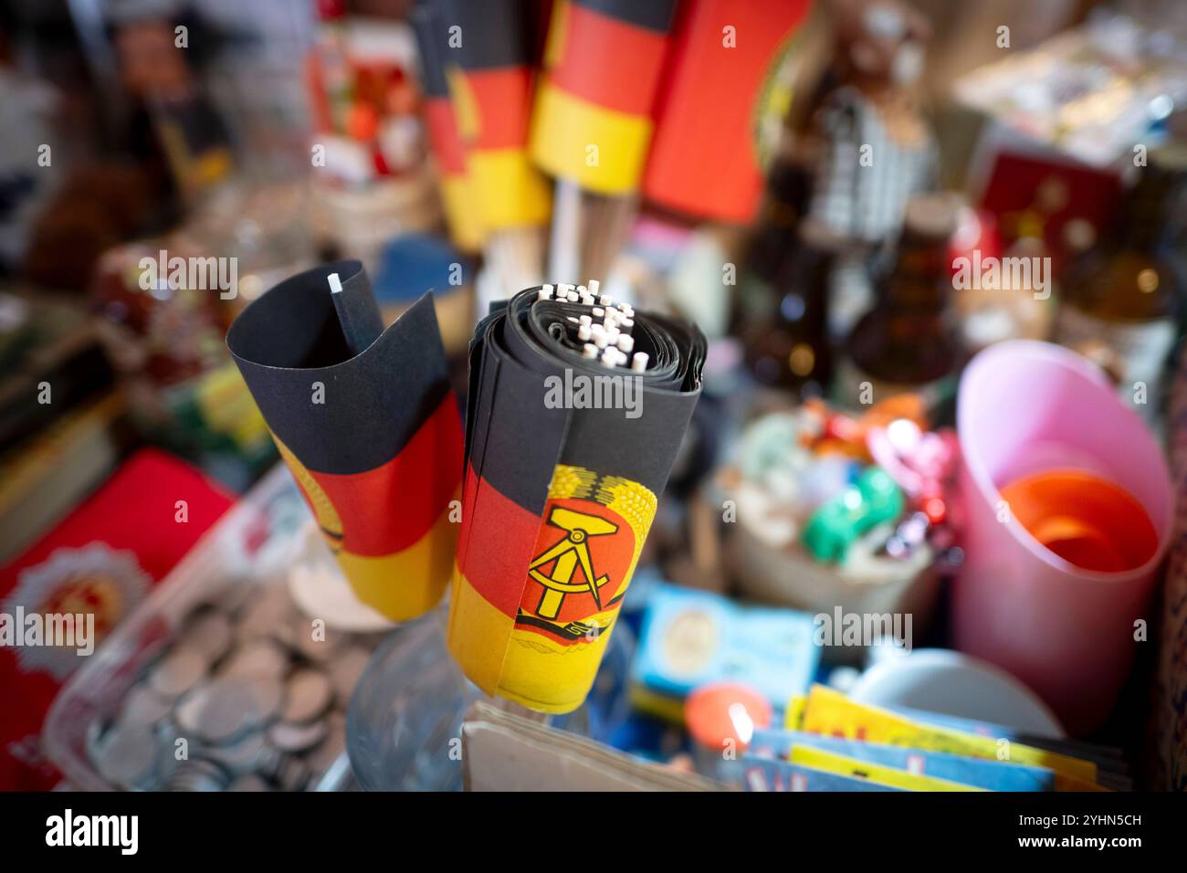 Ddr wimpel hi-res stock photography and images - Alamy