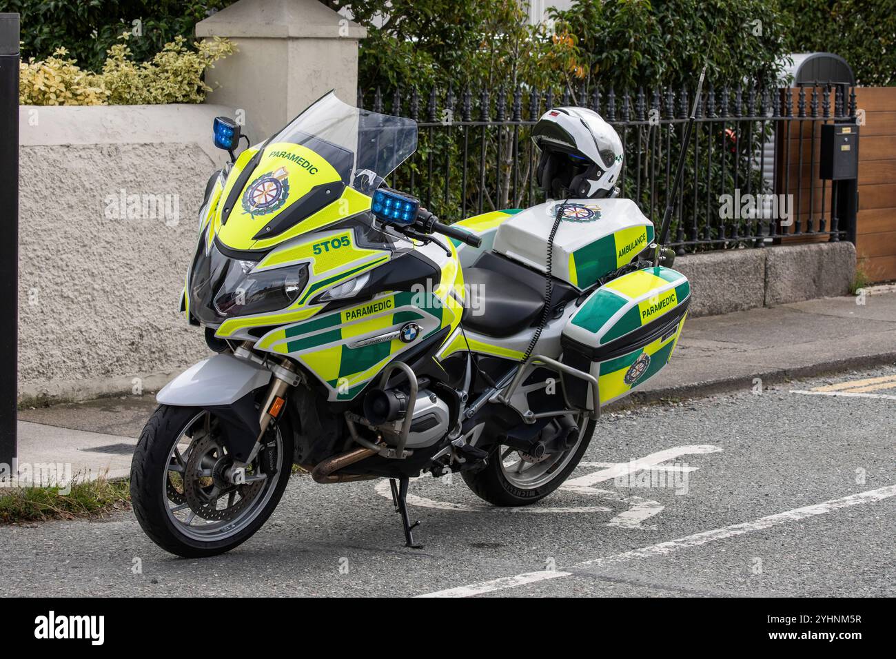 Paramedic vehicle hi-res stock photography and images - Alamy