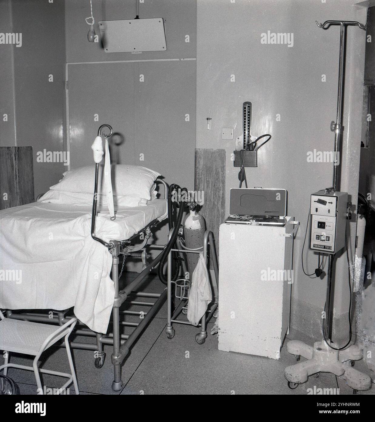 1970s hospital bed hi-res stock photography and images - Alamy
