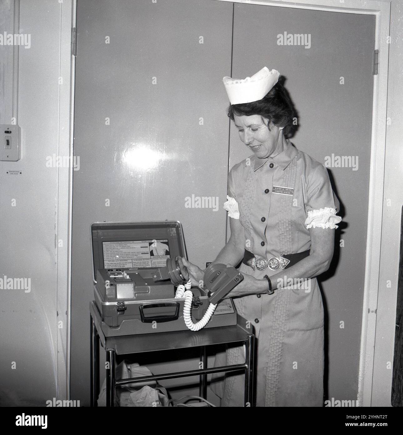 1970s hospital room hi-res stock photography and images - Alamy