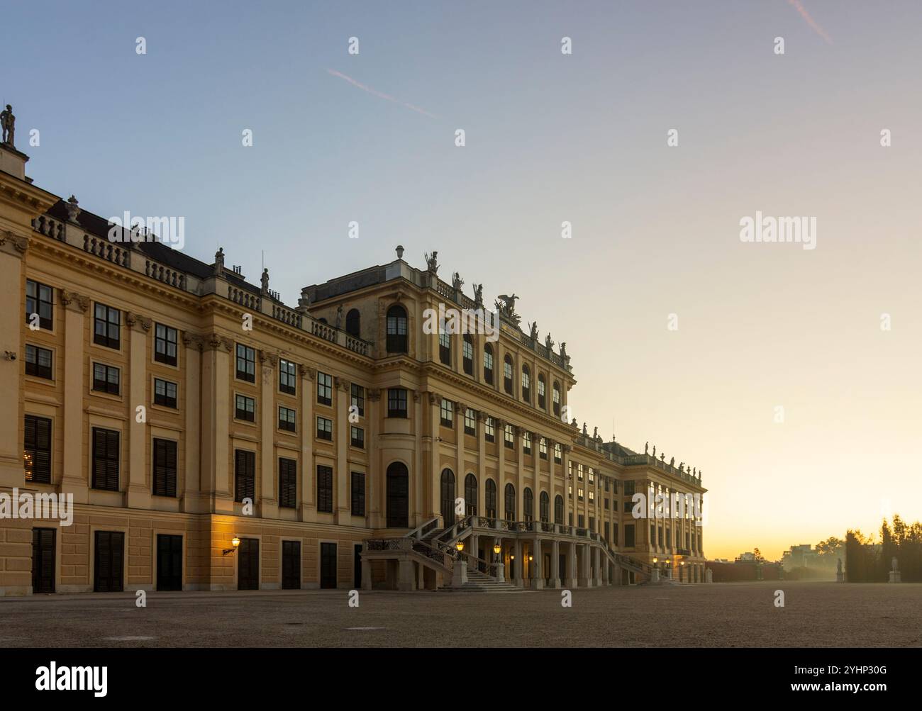 Vienna: Schloss Schönbrunn Palace, main facade in 13. Hietzing, Wien ...