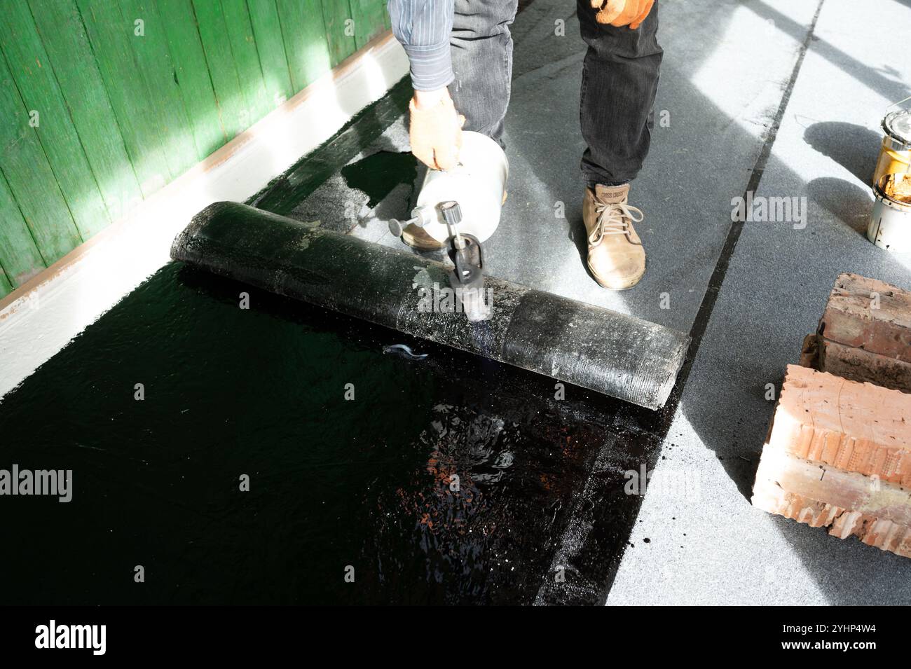 Coal tar liquid hi-res stock photography and images - Alamy