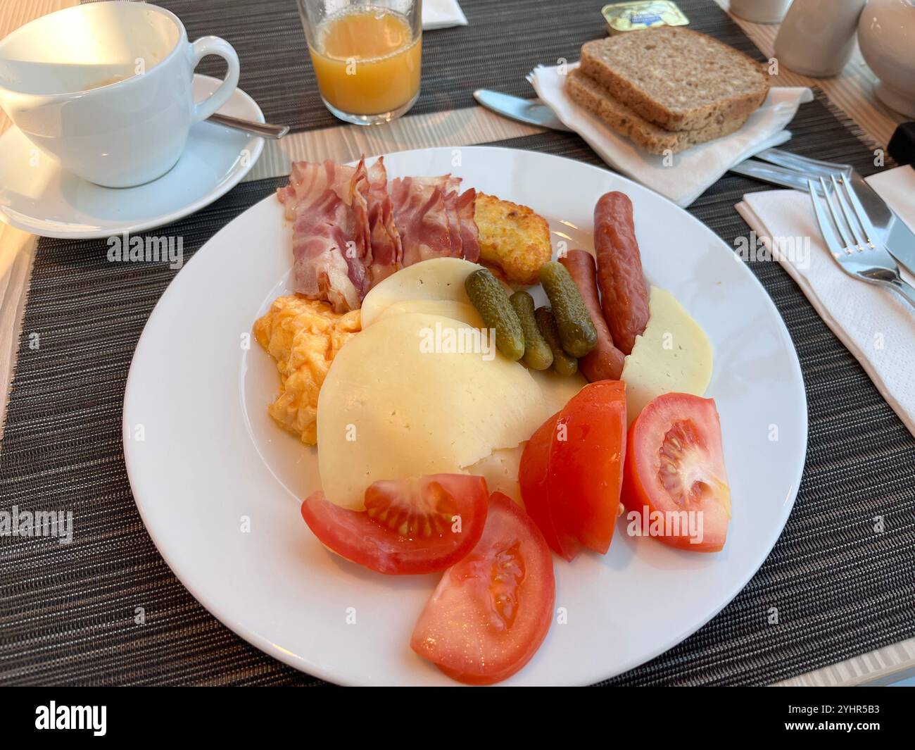 Hotel food self service hi-res stock photography and images - Alamy