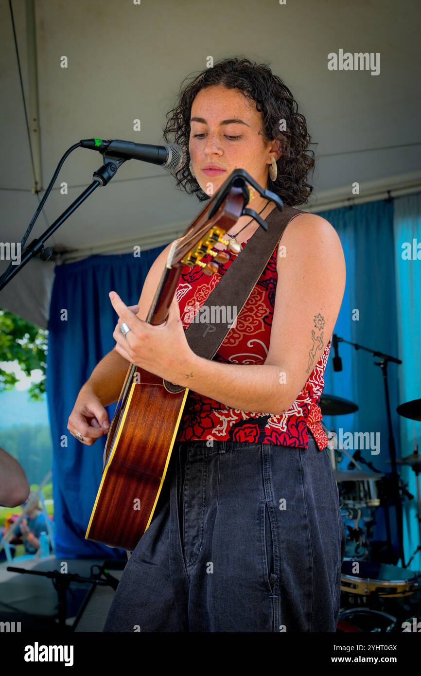 Singer, songwriter, Mia Kelly, Mission Folk Music Festival, Fraser ...