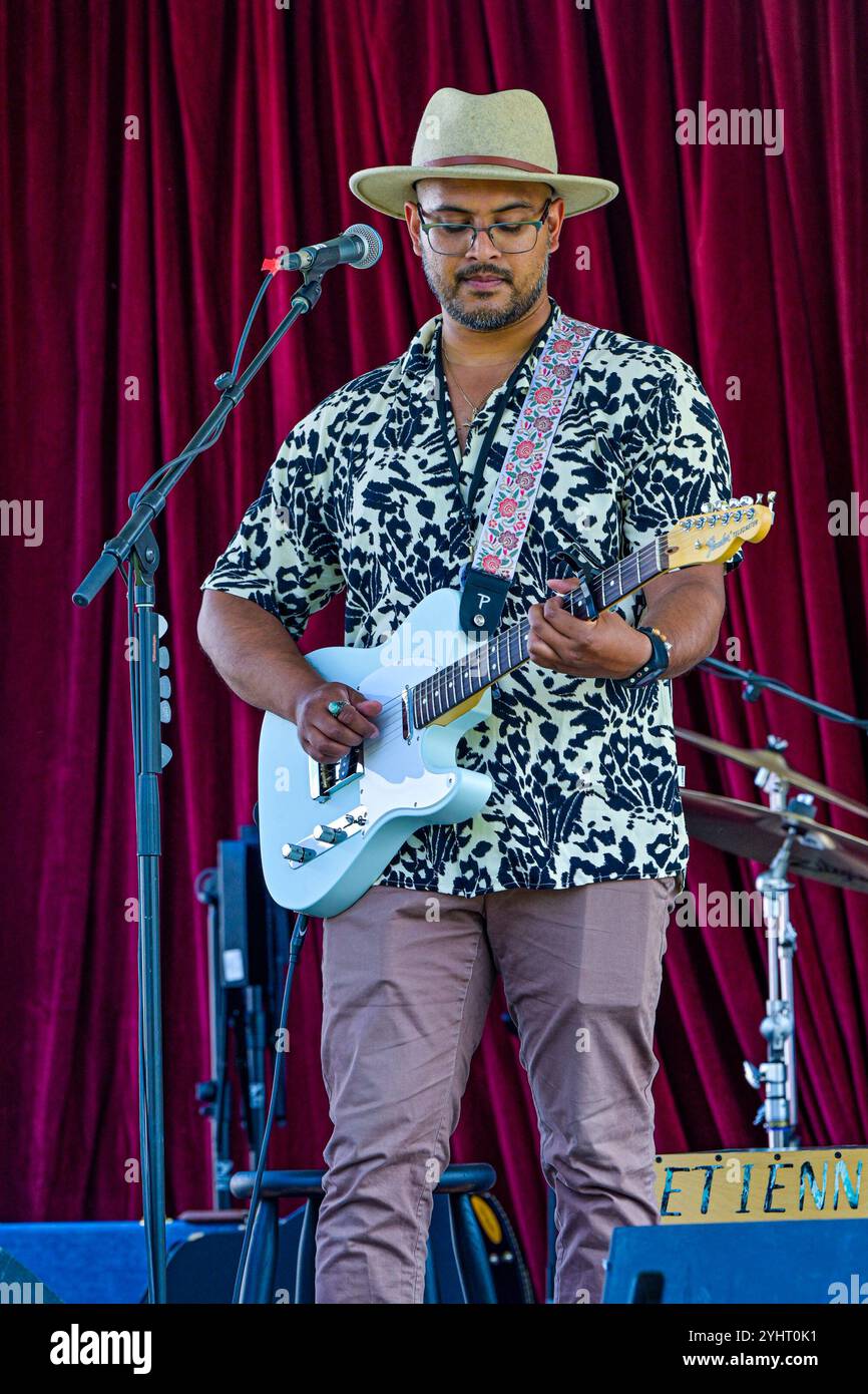 Singer, songwriter, Etienne Siew, Mission Folk Music Festival, Fraser ...