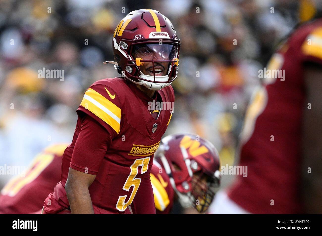Washington Commanders quarterback Jayden Daniels (5) in action during ...