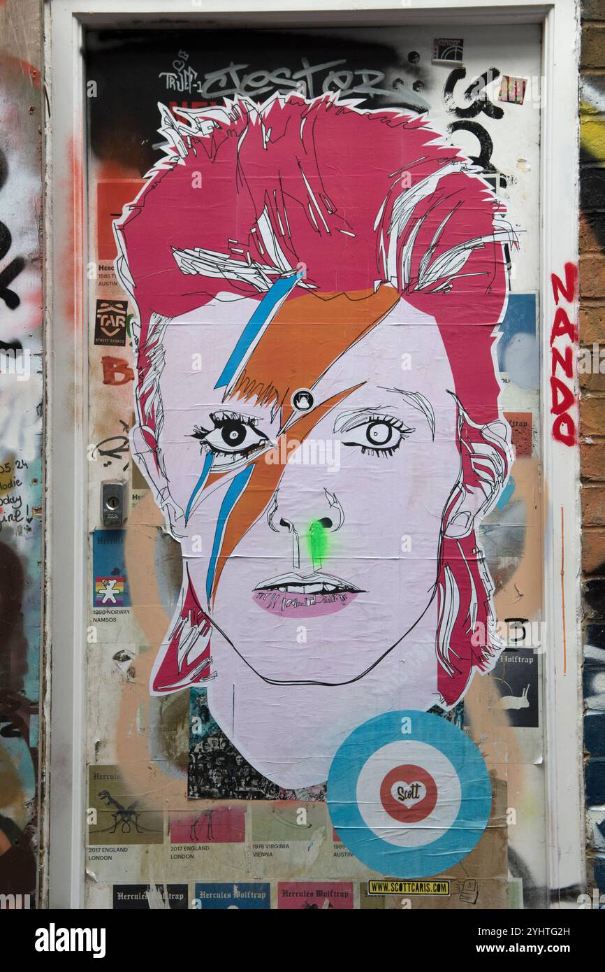 David Bowie Ziggy Stardust artwork graffiti Brick Lane wall, Tower ...