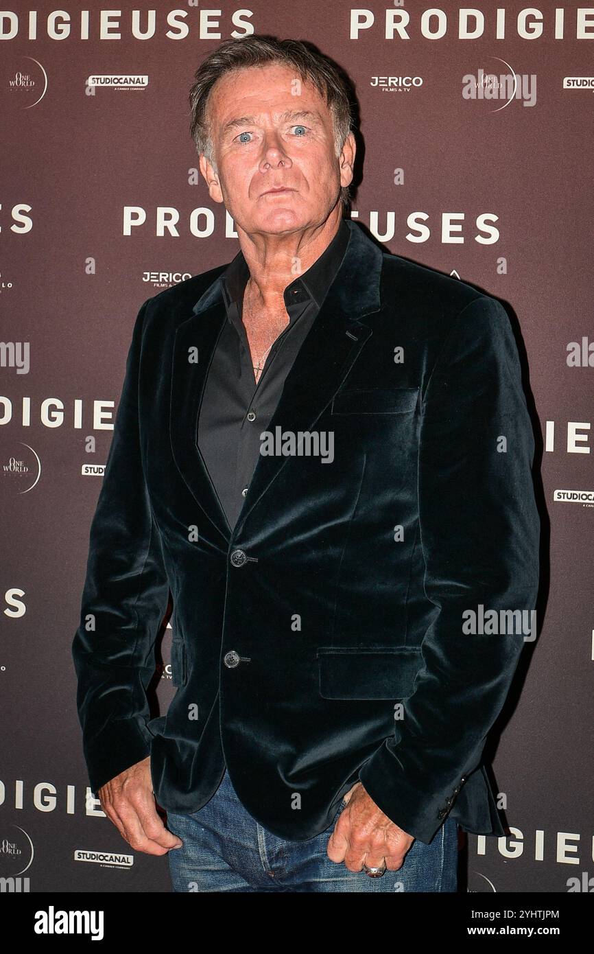 Paris, France. 12th Nov, 2024. French actor Franck Dubosc poses for a ...