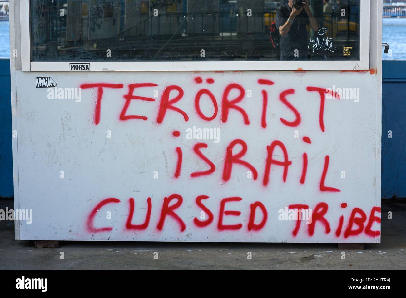 25/10/2024. Istanbul, Turkey. graffiti on the Galata bridge. "Terorrist ...