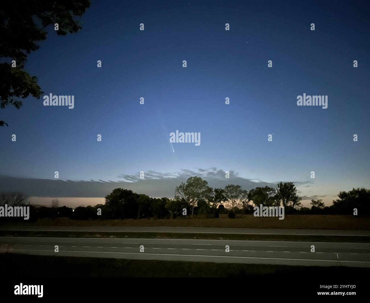 Comet tsuchinshan atlas hi-res stock photography and images - Alamy