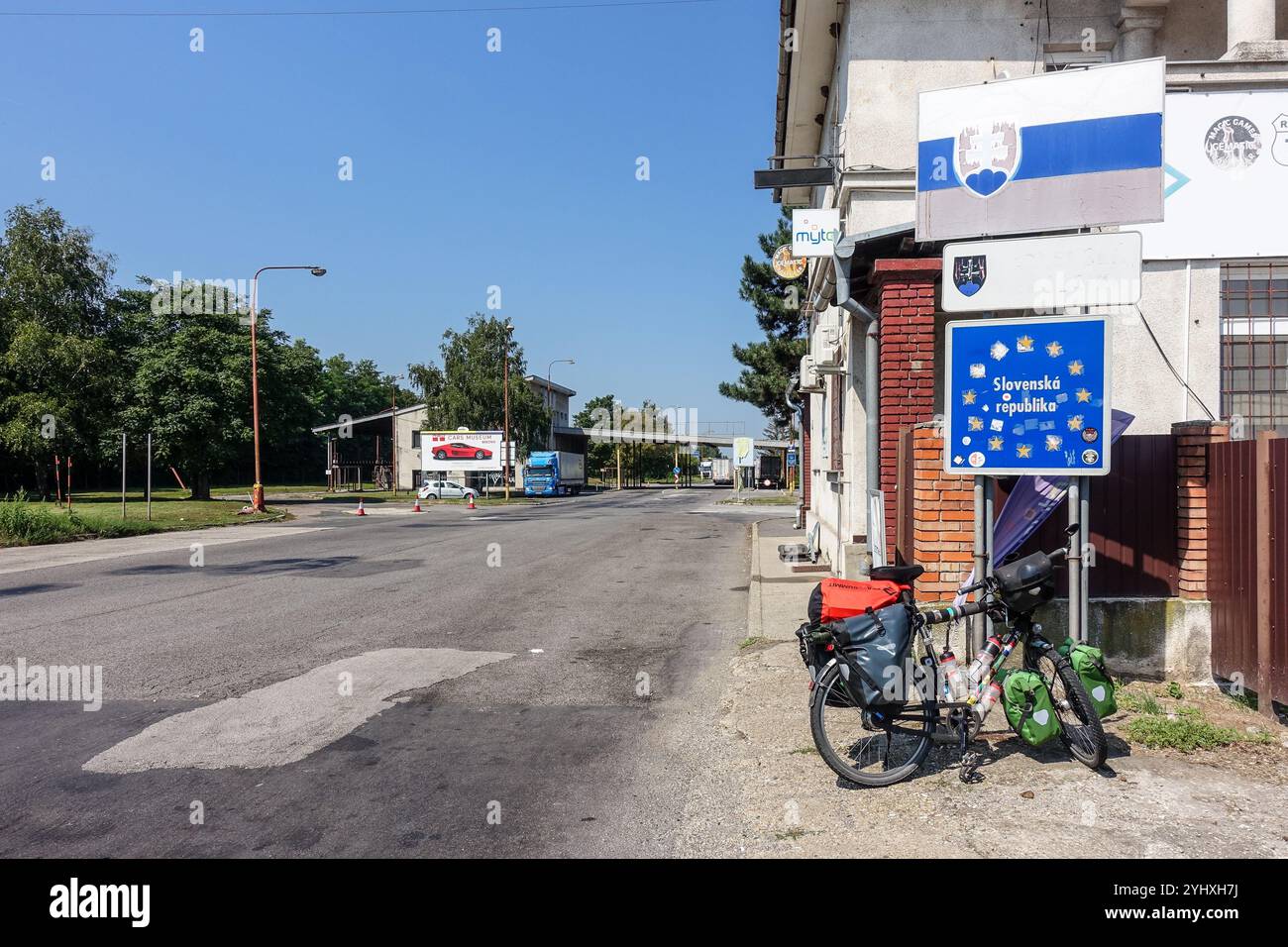 Empty eu european union border hi-res stock photography and images - Alamy