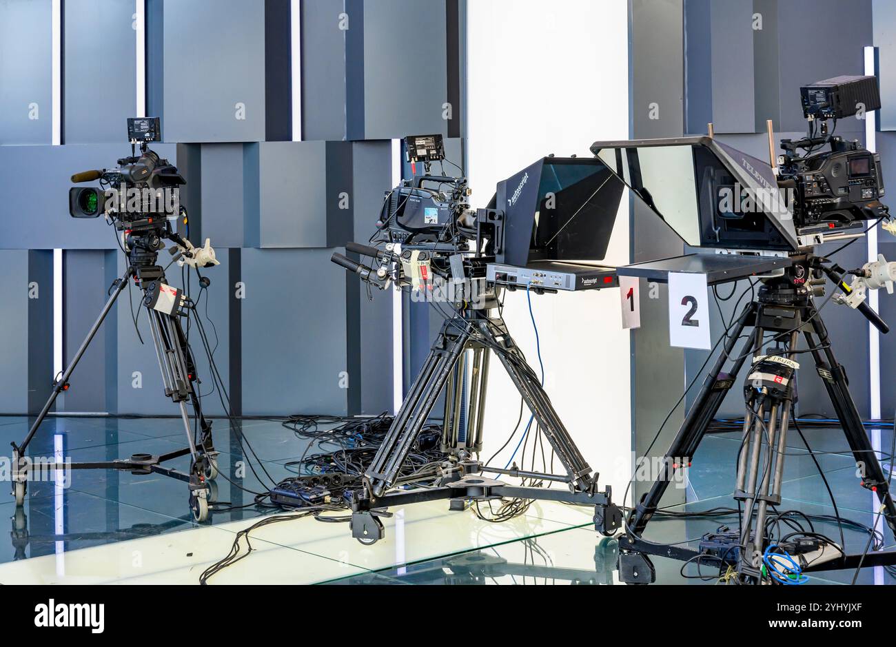 Professional tv hi-res stock photography and images - Alamy