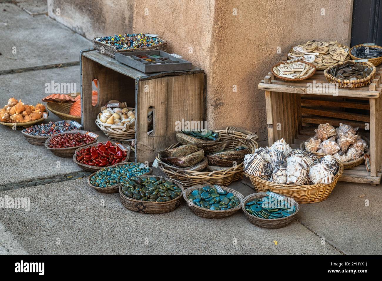 Sights at Tlaquepaque Arts & Crafts Village in Sedona, Arizona Stock ...