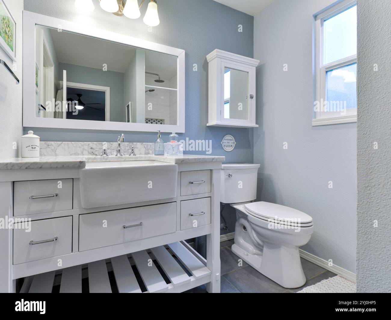 Modern residential bathroom interior Stock Photo - Alamy