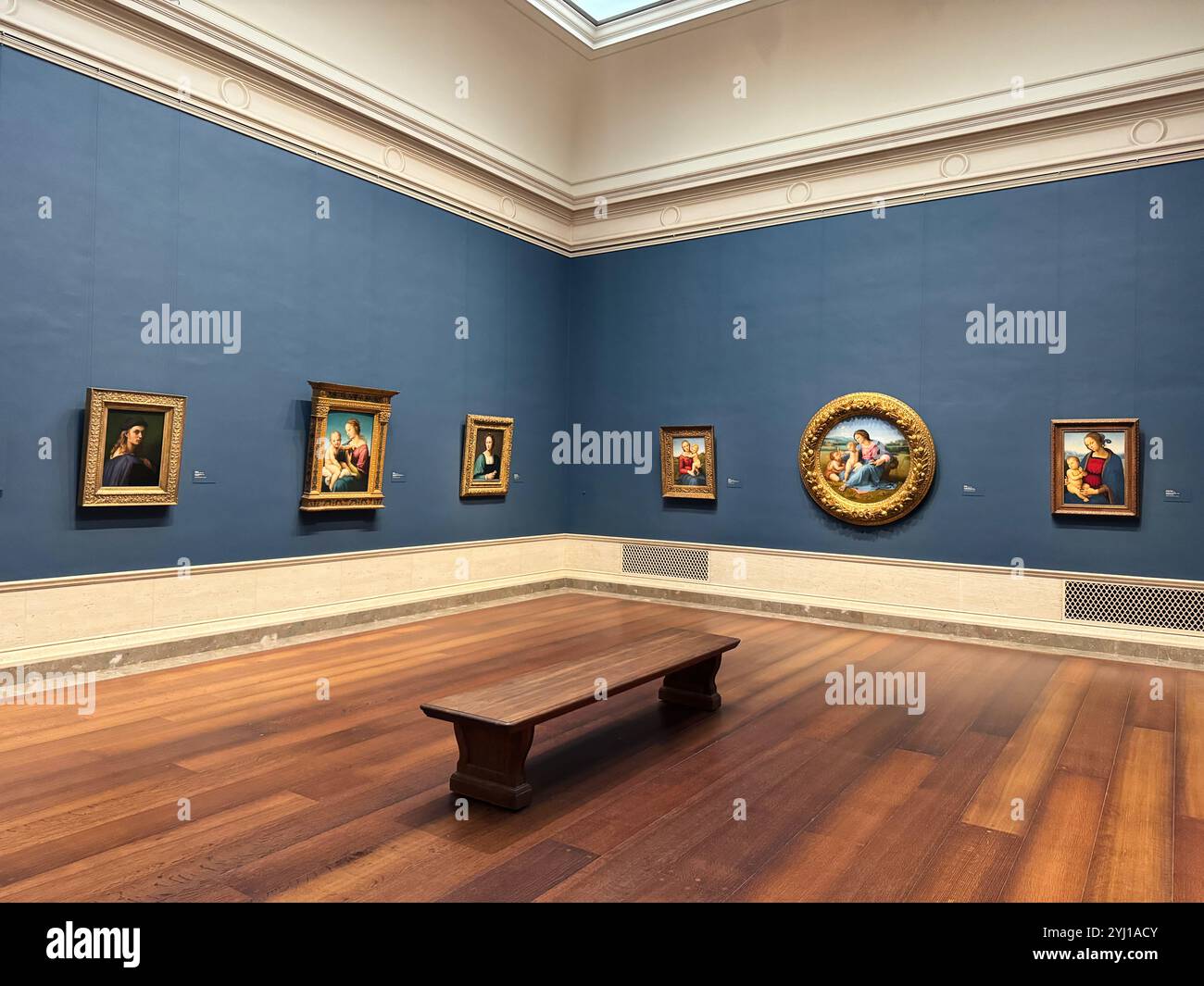 A view of one of the Renaissance paintings rooms with Raphael works ...