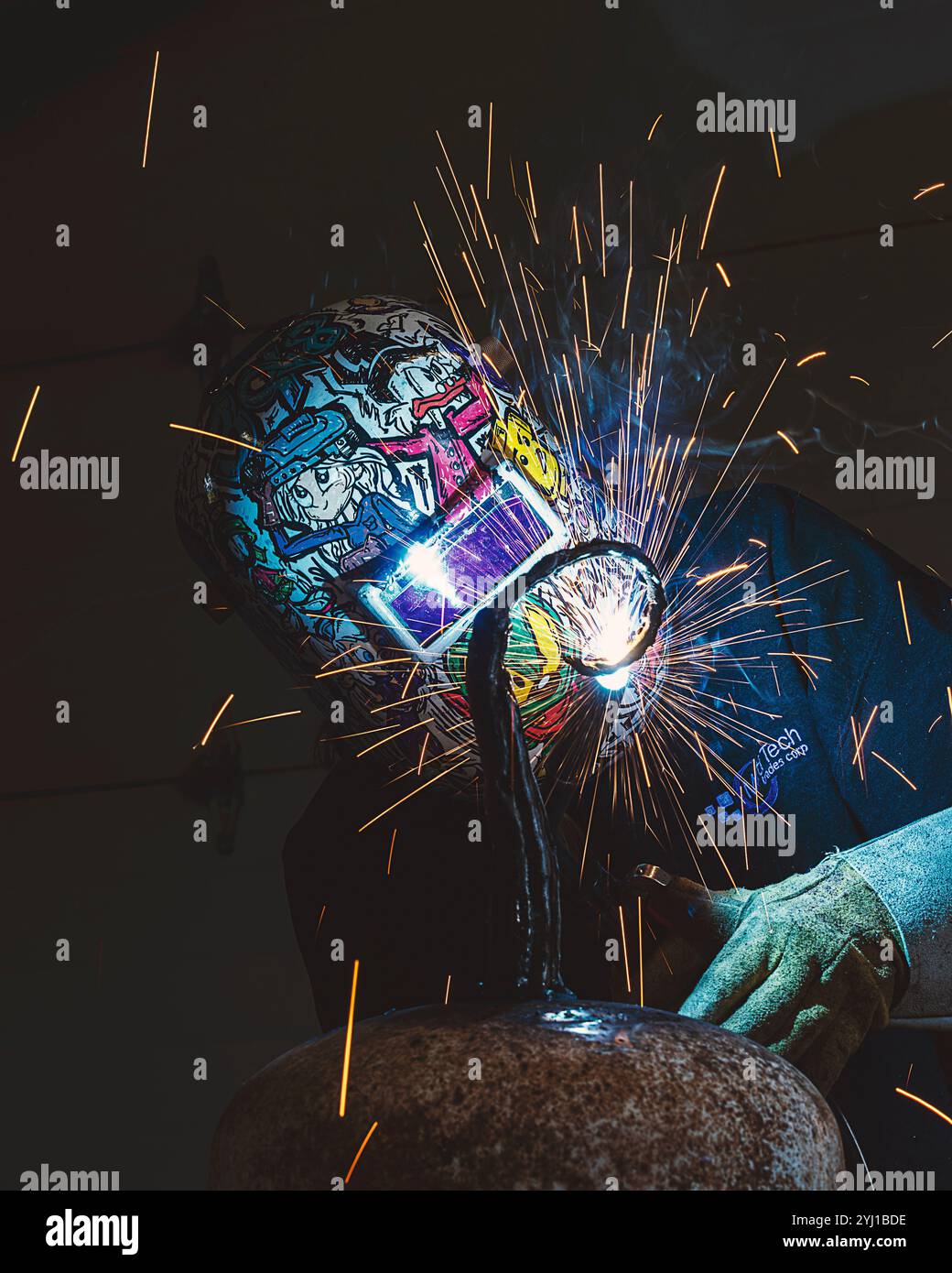 The welder hard at work Stock Photo - Alamy