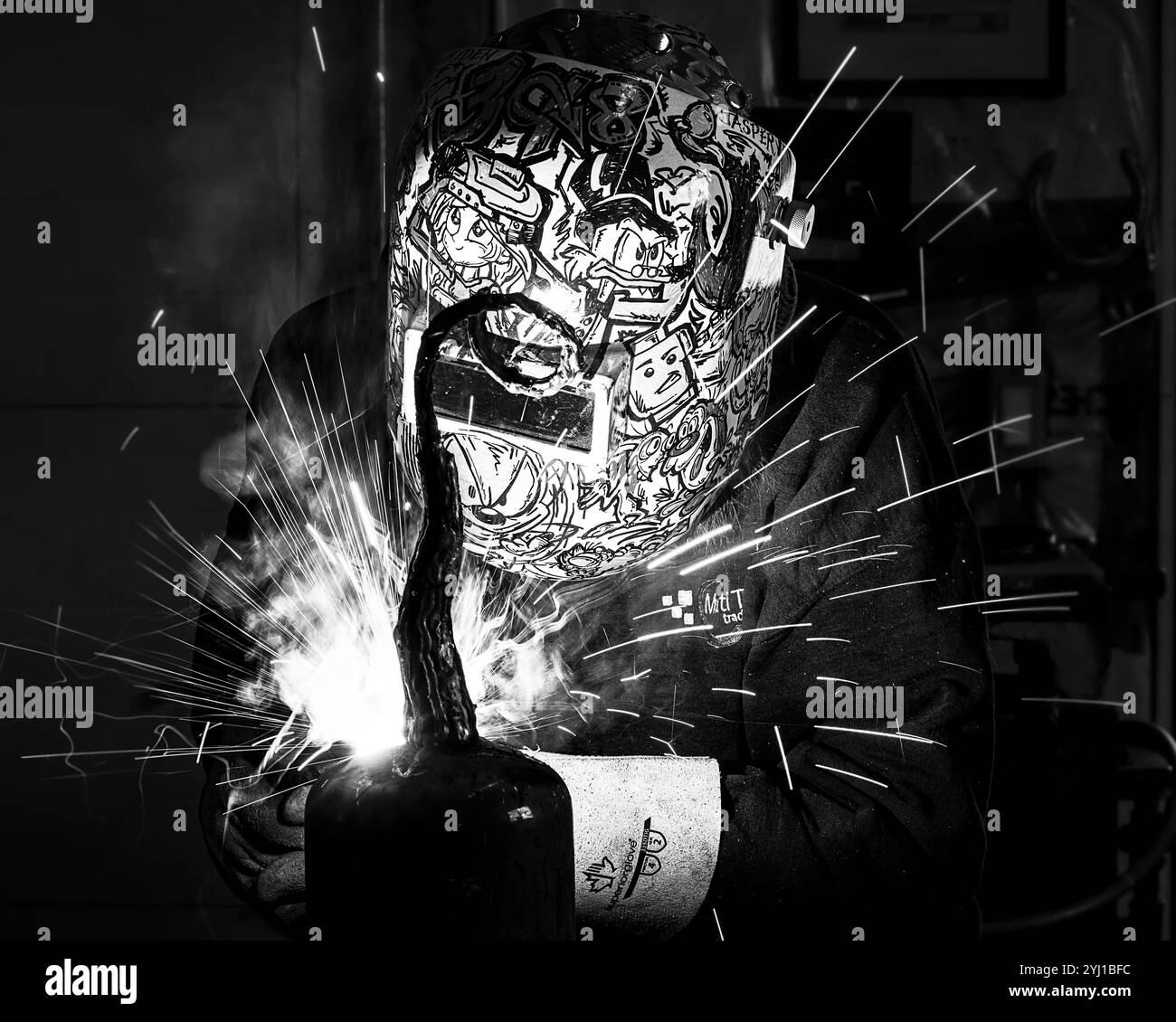 The welder hard at work Stock Photo - Alamy