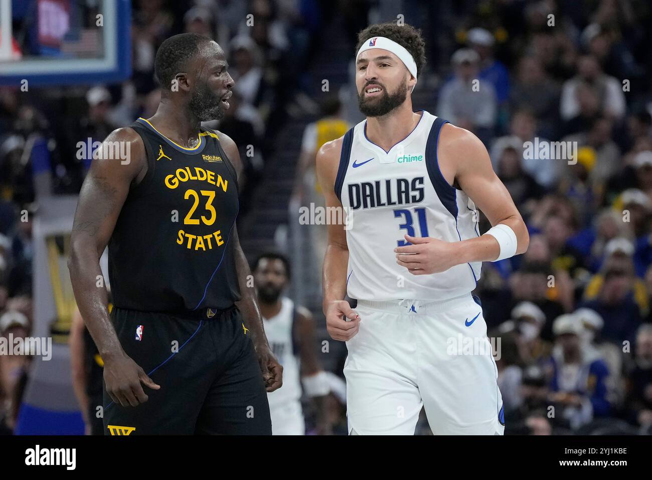 Dallas Mavericks guard Klay Thompson (31) reacts after missing a 3 ...