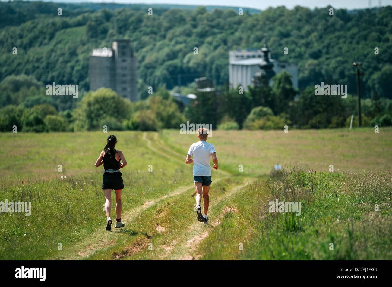 Summer running trail hi-res stock photography and images - Alamy