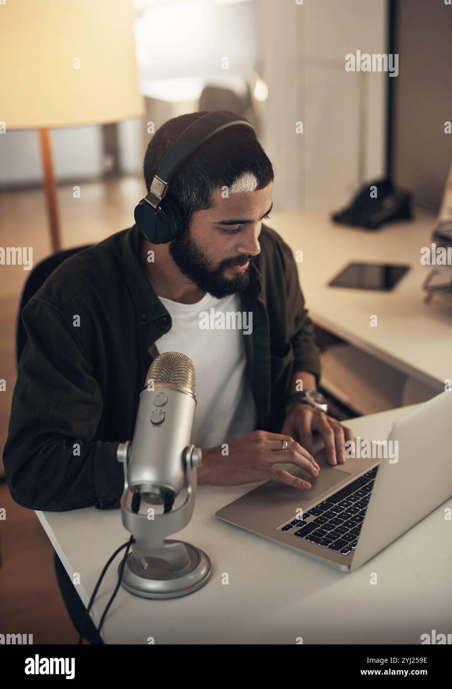 Guy show hi-res stock photography and images - Alamy
