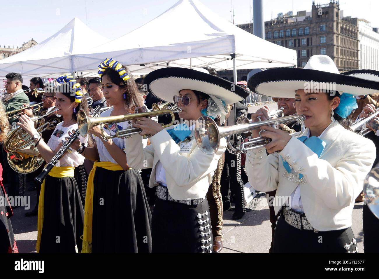 New Guinness World Record For Mariachis Singing Cielito Lindo Hundred ...