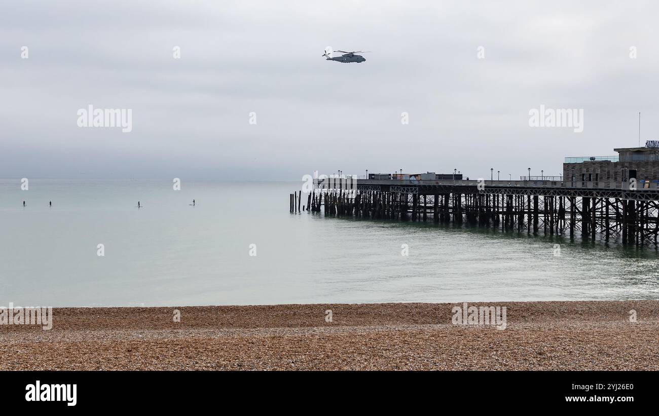 Helicopter board hi-res stock photography and images - Alamy