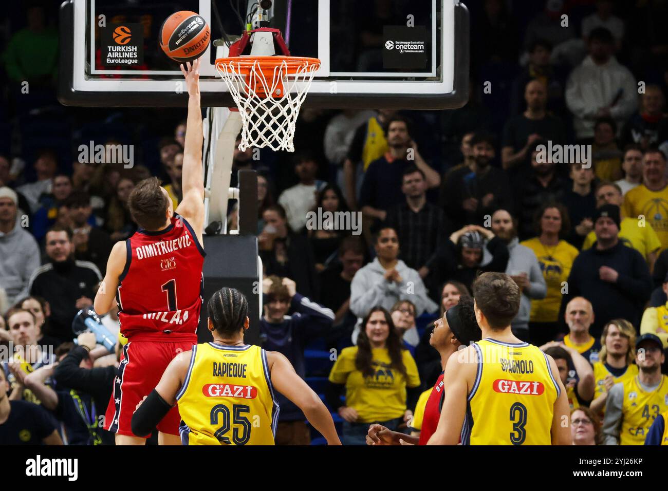 Berlin, Germany. 12th Nov, 2024. Neno Dimitrijevic (1) of EA7 Emporio ...