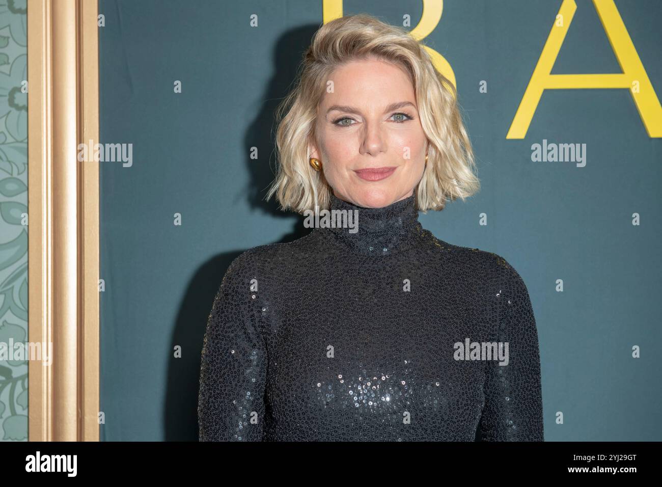 Bad sisters hi-res stock photography and images - Alamy