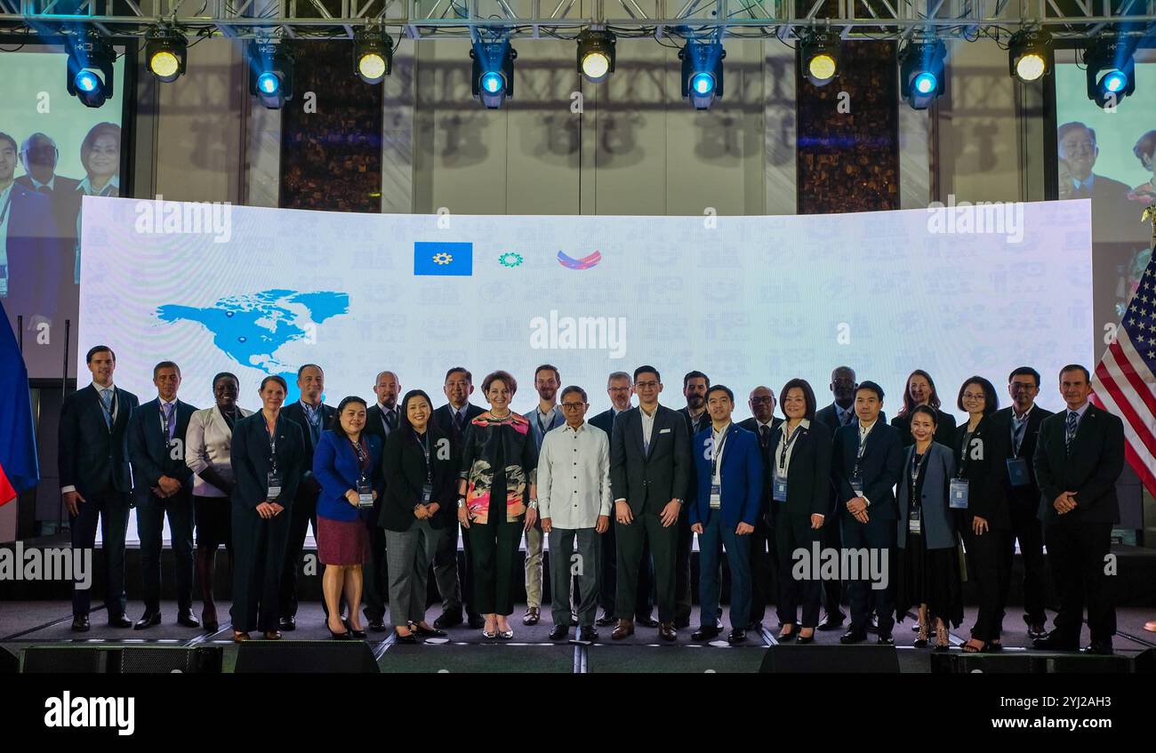 Ambassador MaryKay Carlson of the United States of America and ...