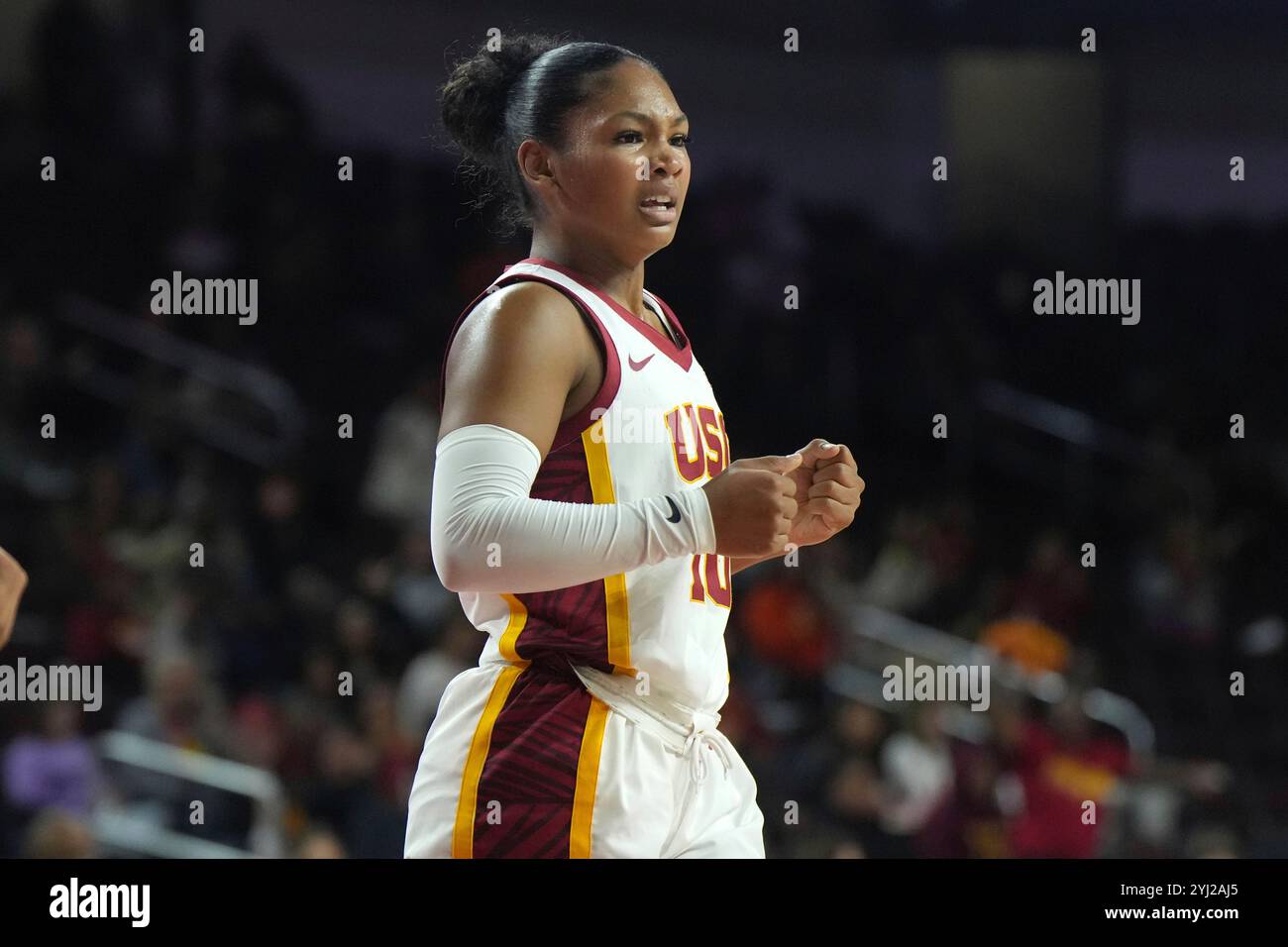 Southern California Trojans guard Malia Samuels (10) reacts against the ...