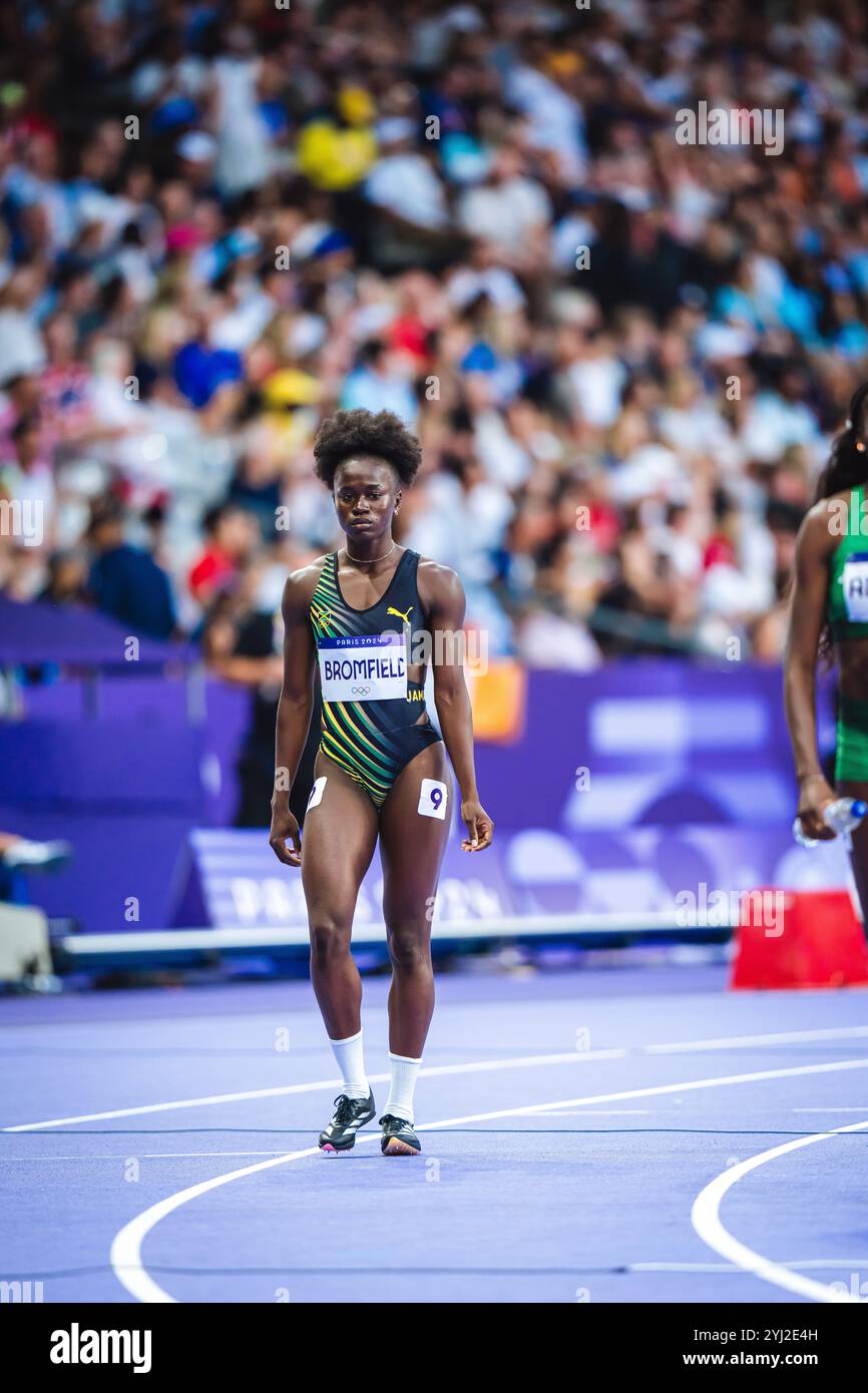 Junelle Bromfield participating in the 400 meters at the Paris 2024 ...
