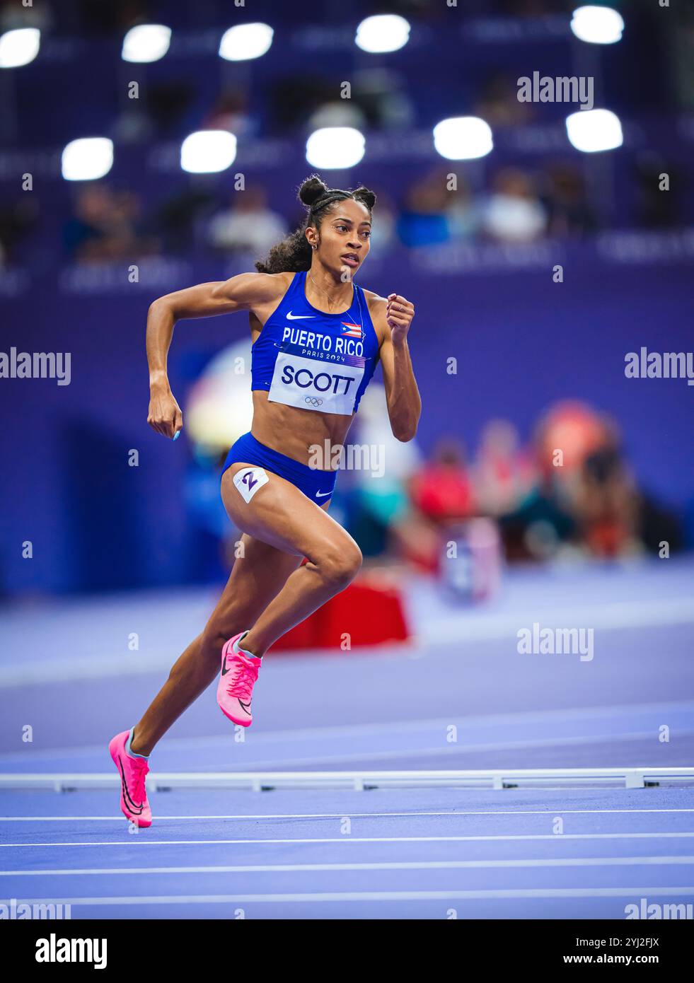 Gabby Scott participating in the 400 meters at the Paris 2024 Olympic ...