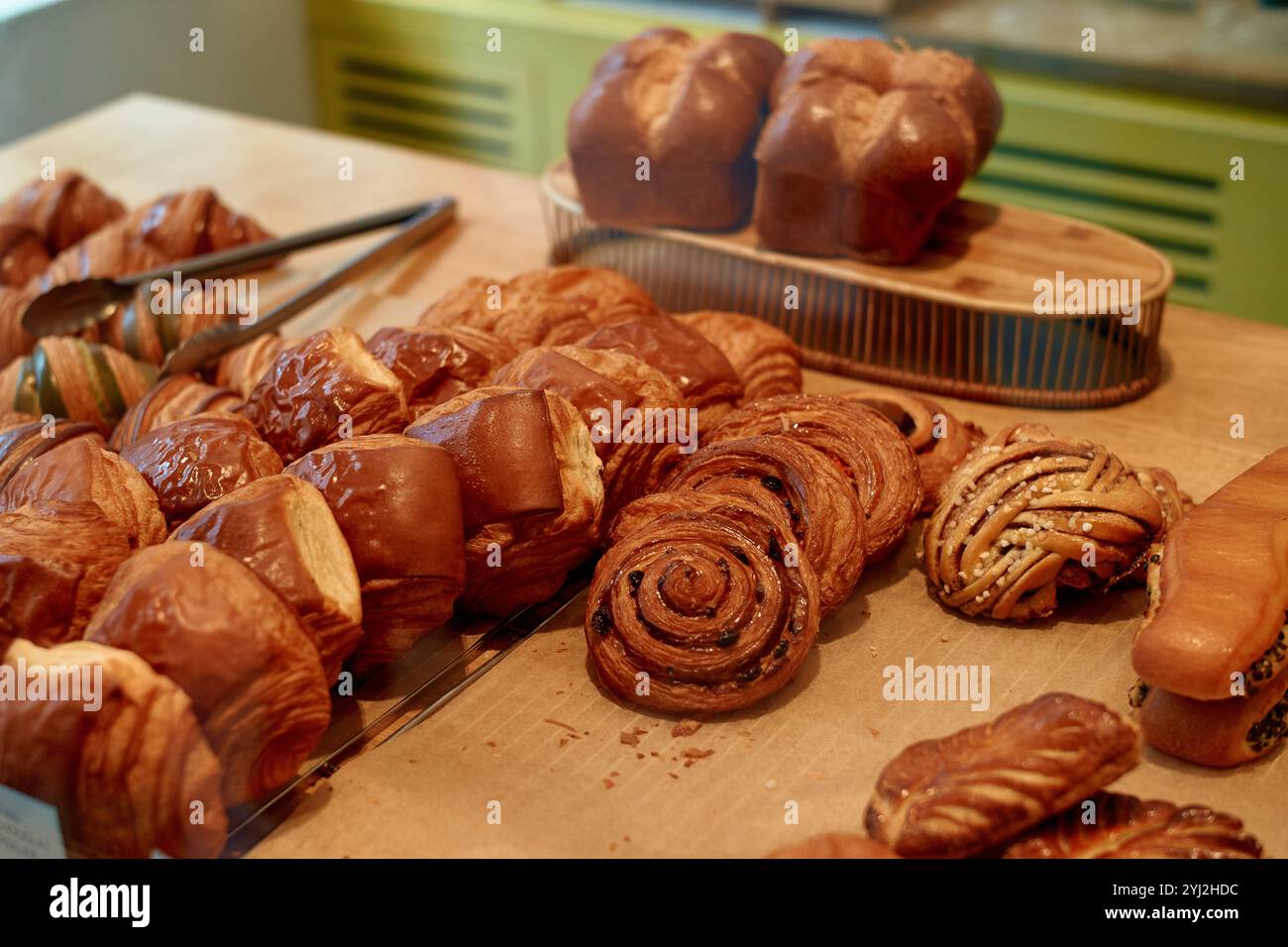 Variety freshly baked loaves bread hi-res stock photography and images ...