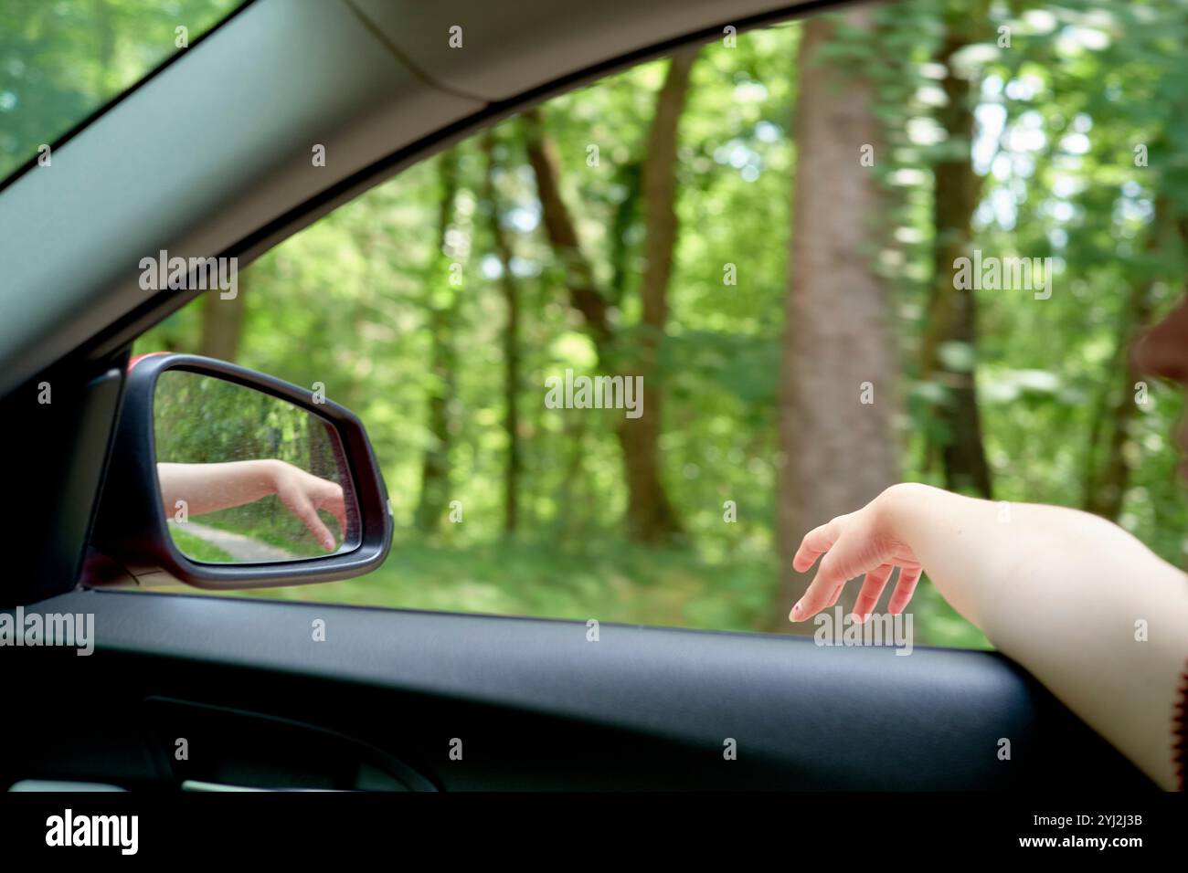 Hand reaching out hi-res stock photography and images - Alamy