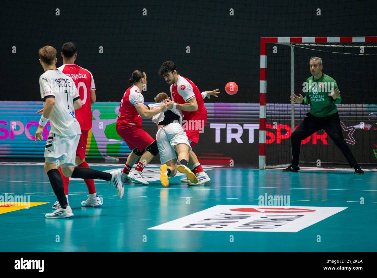 Handballtime hi-res stock photography and images - Alamy