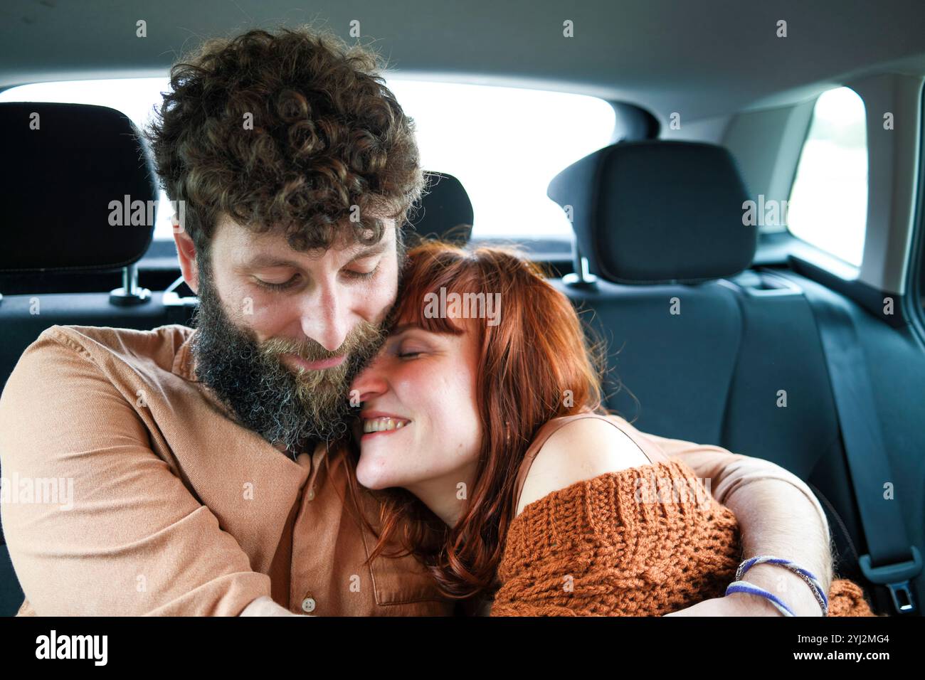 Couple in a car couple in a car hi-res stock photography and images - Alamy