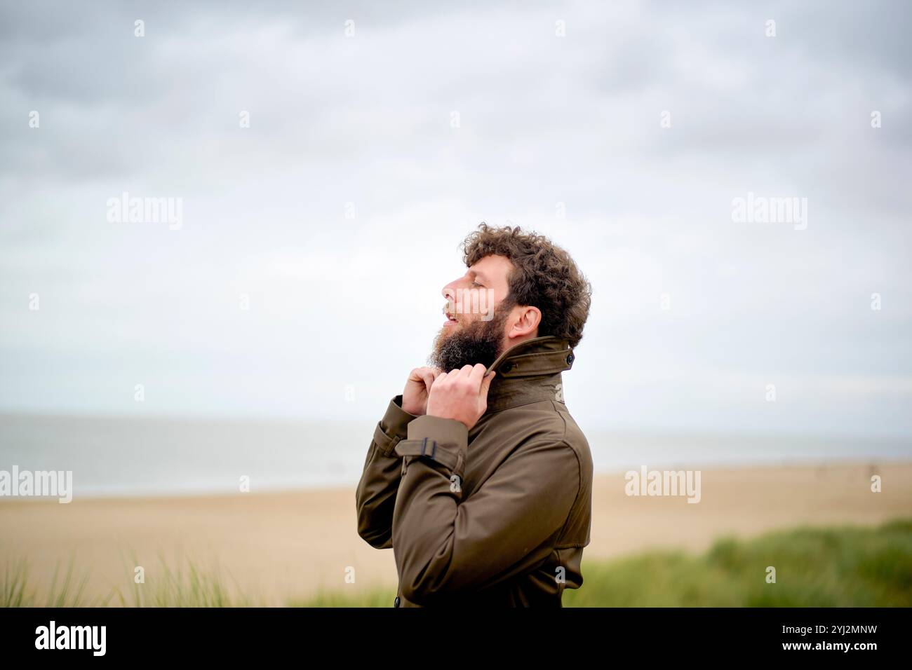 Thoughtful man looking upwards sky hi-res stock photography and images ...