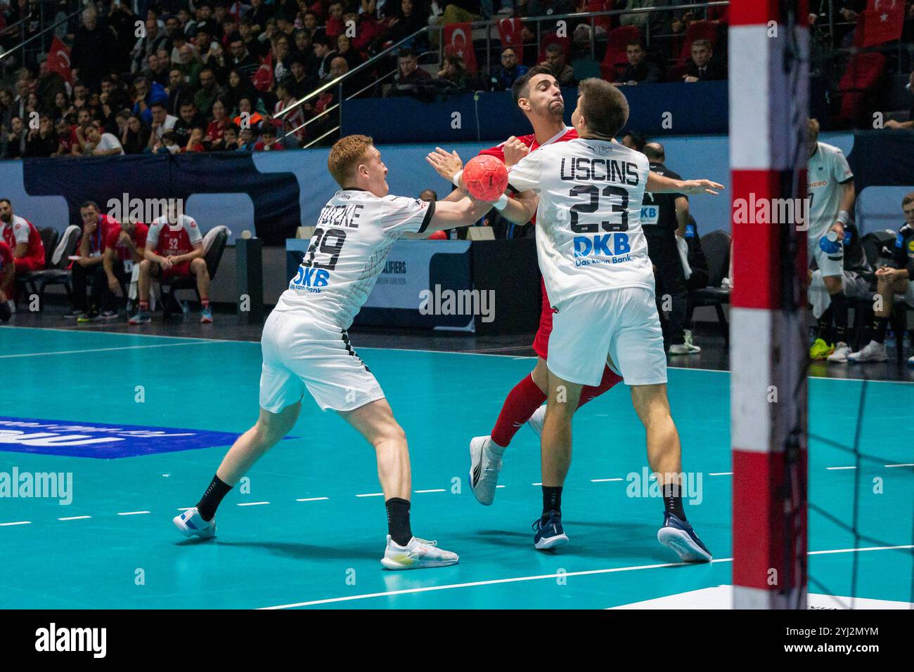 Handballtime hi-res stock photography and images - Alamy