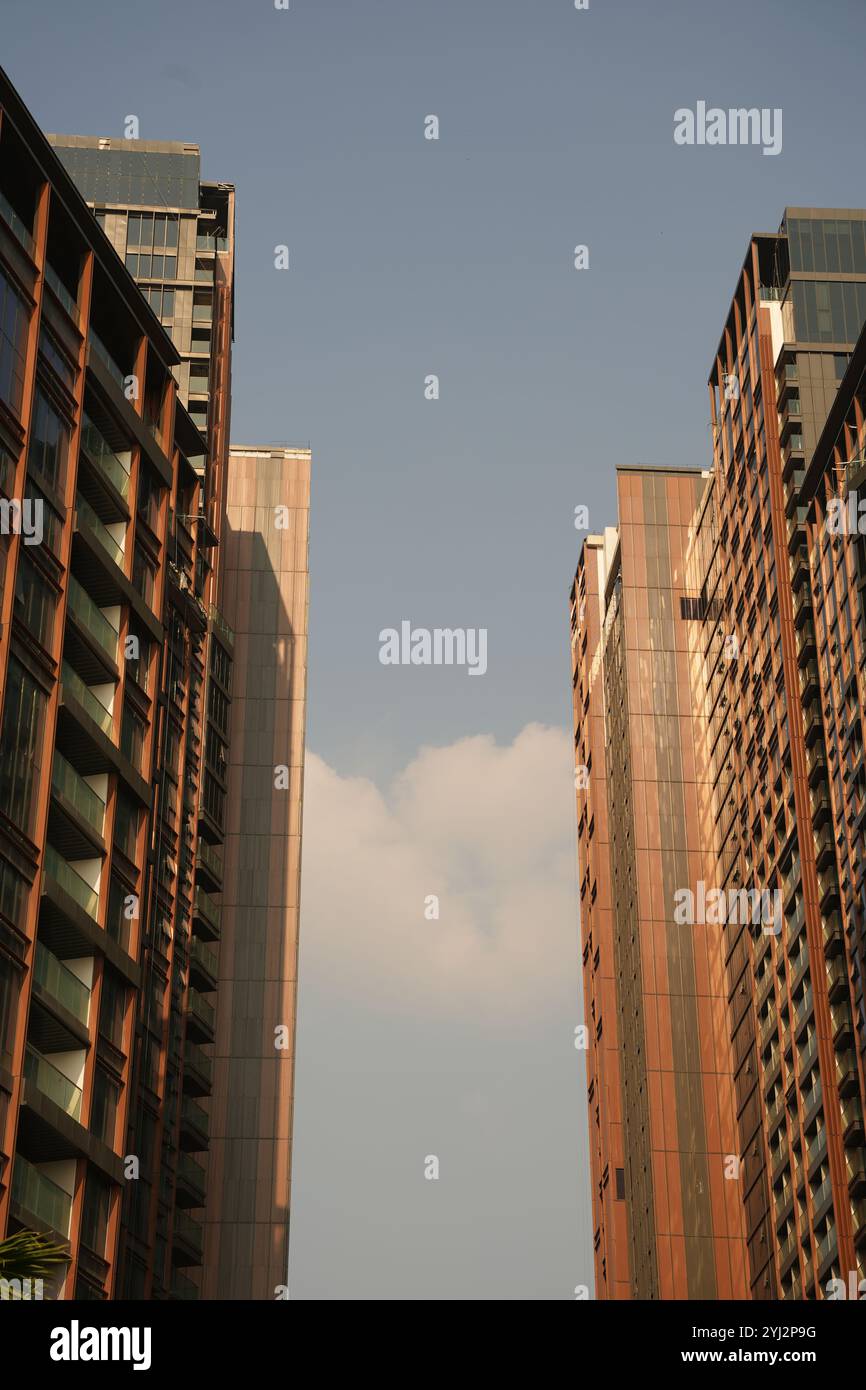High class apartment building hi-res stock photography and images - Alamy