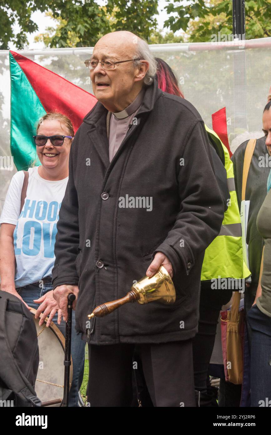 Rev paul nicolson hi-res stock photography and images - Alamy