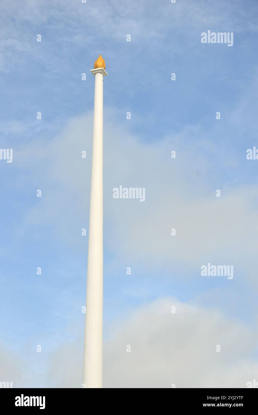 Flag pole pulley hi-res stock photography and images - Alamy