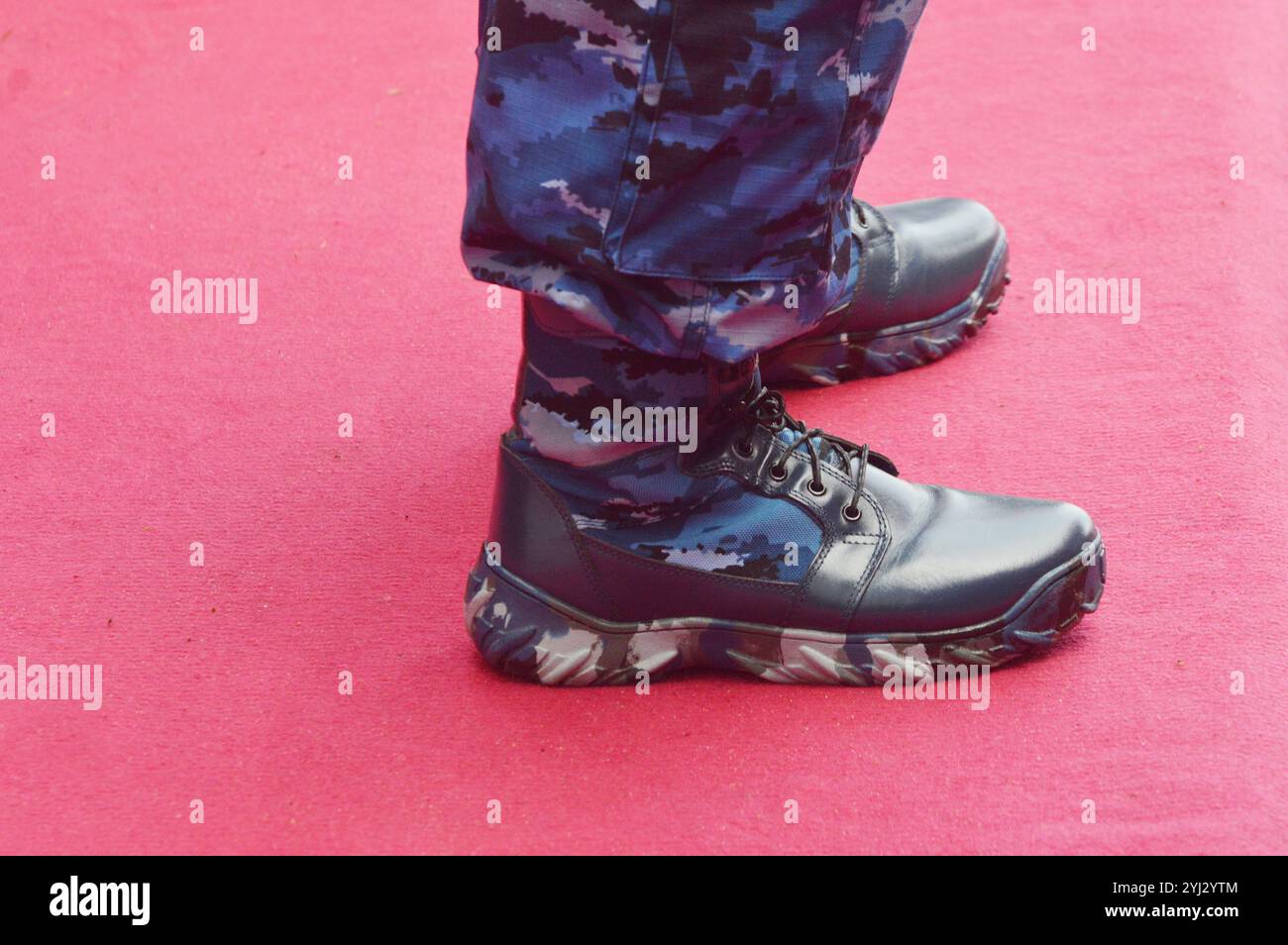 Dirty heavy duty boots hi-res stock photography and images - Alamy
